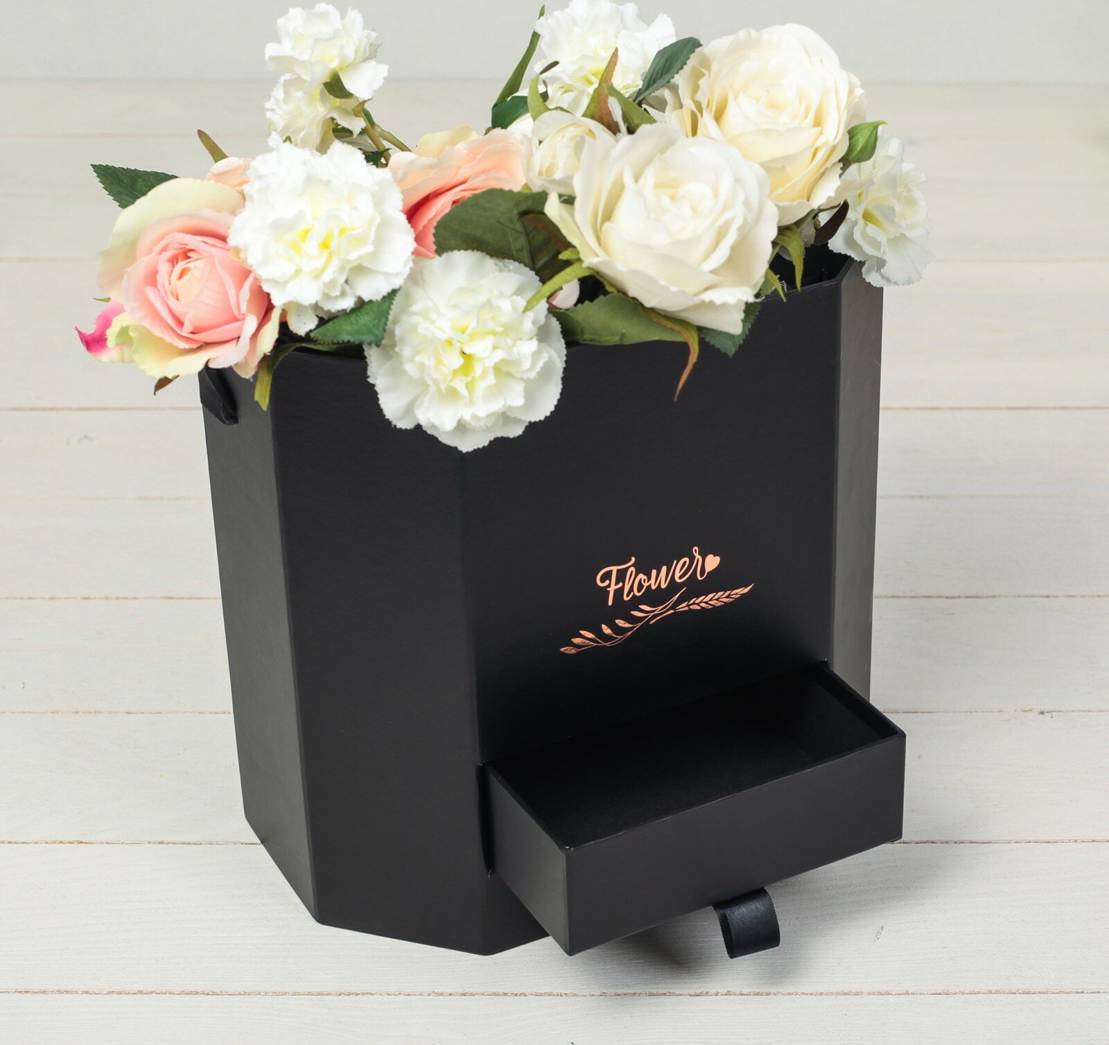 Коробка подарочная Yiwu Zhousima Crafts Flower для цветов, 25.5х25х18.5 см, черный