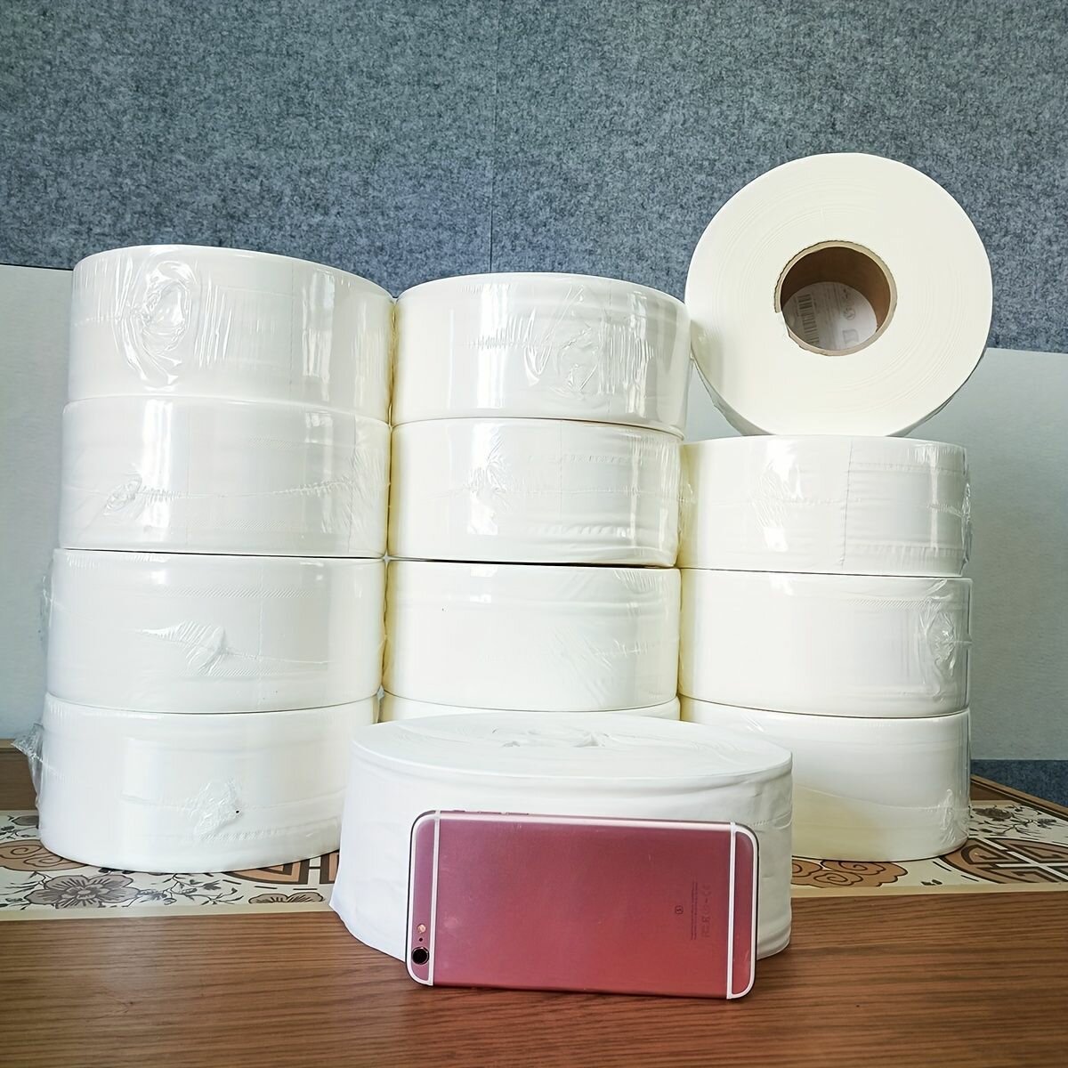 Туалетная бумага премиум 700гр из 100% древесной целлюлозы, большие рулоны, без красителей и химикатов, мягкая 4-слойная, оптовая упаковка=v=