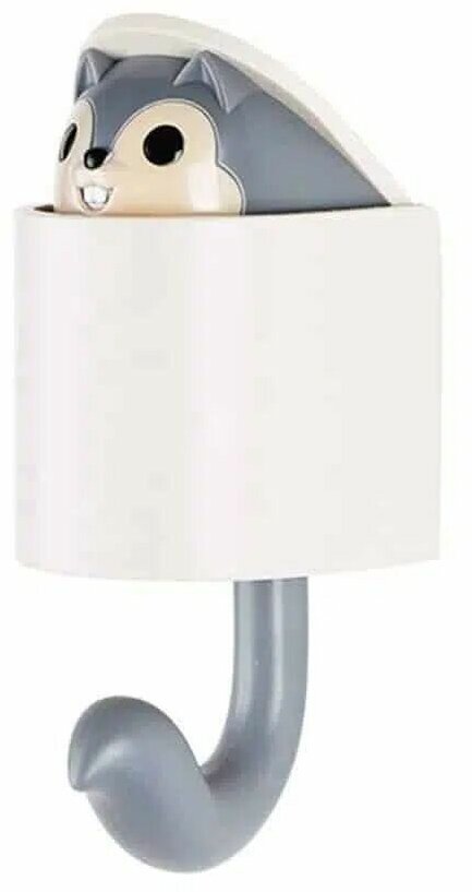 Крючок настенный в виде белочки. Крепление на липучке (самоклеящееся). Держатель для полотенца в ванную.