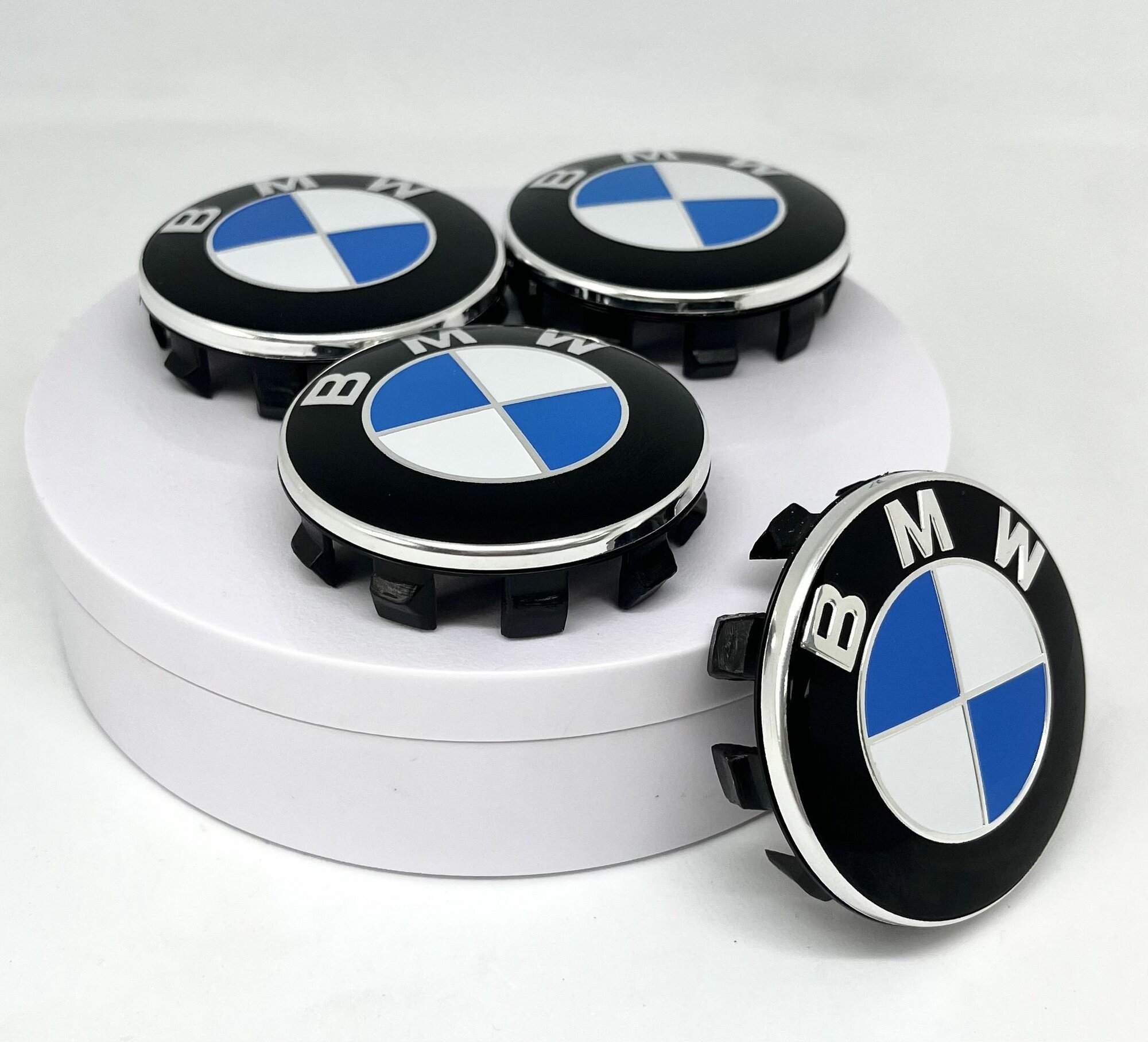 Колпачки заглушки на литые диски BMW (БМВ) 56мм 4 штуки черно-синие