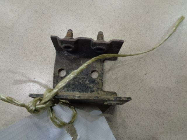 Кронштейн заднего бампера правый от Audi 80, 90 B3 1986-1991