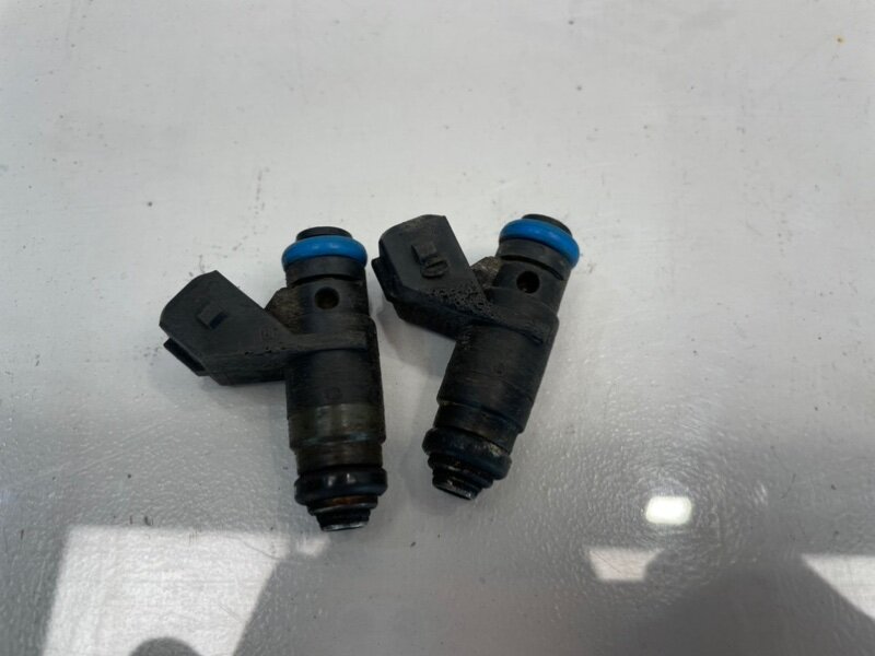 Б/У инжектор, форсунка Renault Symbol 2007 LB K4J713 цена за 1 шт в наличии 2 шт 46582 RENAULT арт. 8200240488