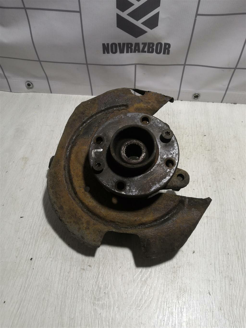 Кулак поворотный передний правый Renault Logan 2005-2014