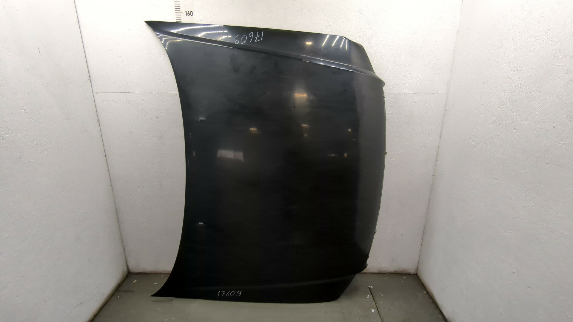 Капот Ford Explorer Б/У