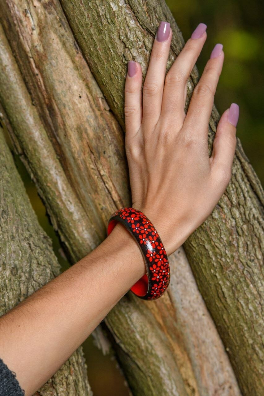 Жесткий браслет