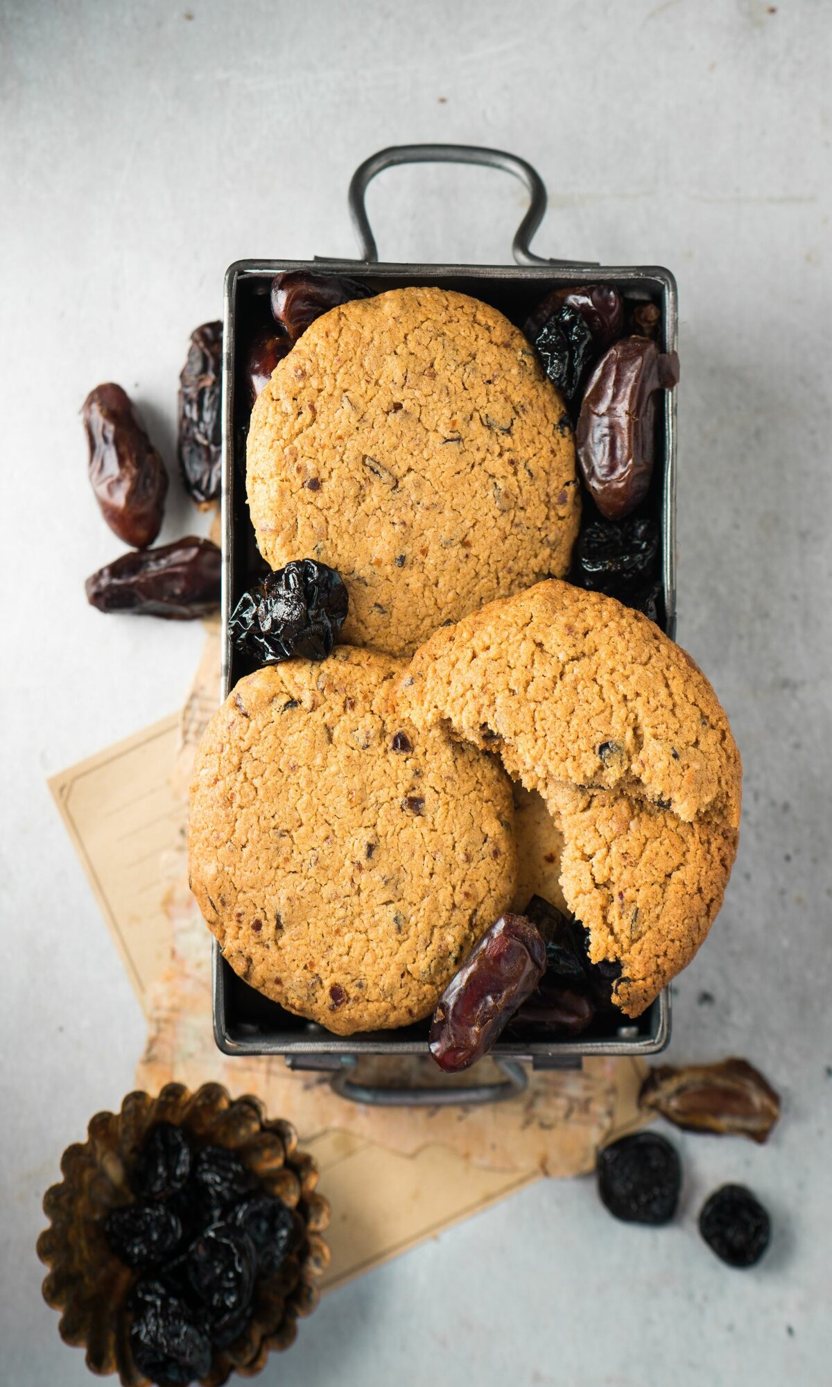 Печенье овсяное финики-чернослив, шоколадное с вишней, лимонное с апельсином