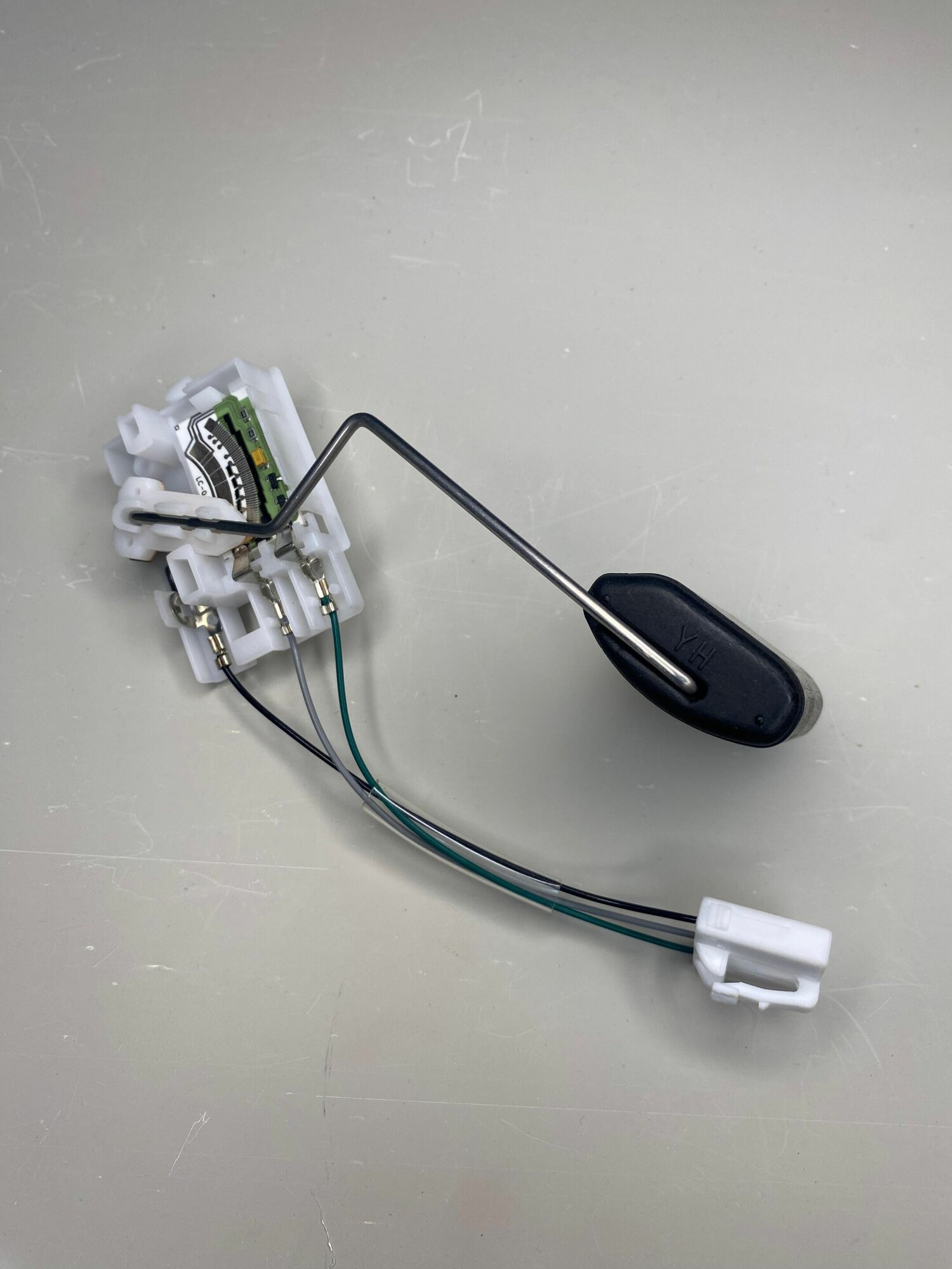 Датчик уровня топлива SAT Hyundai Accent [1.3 16V 5MT седан]