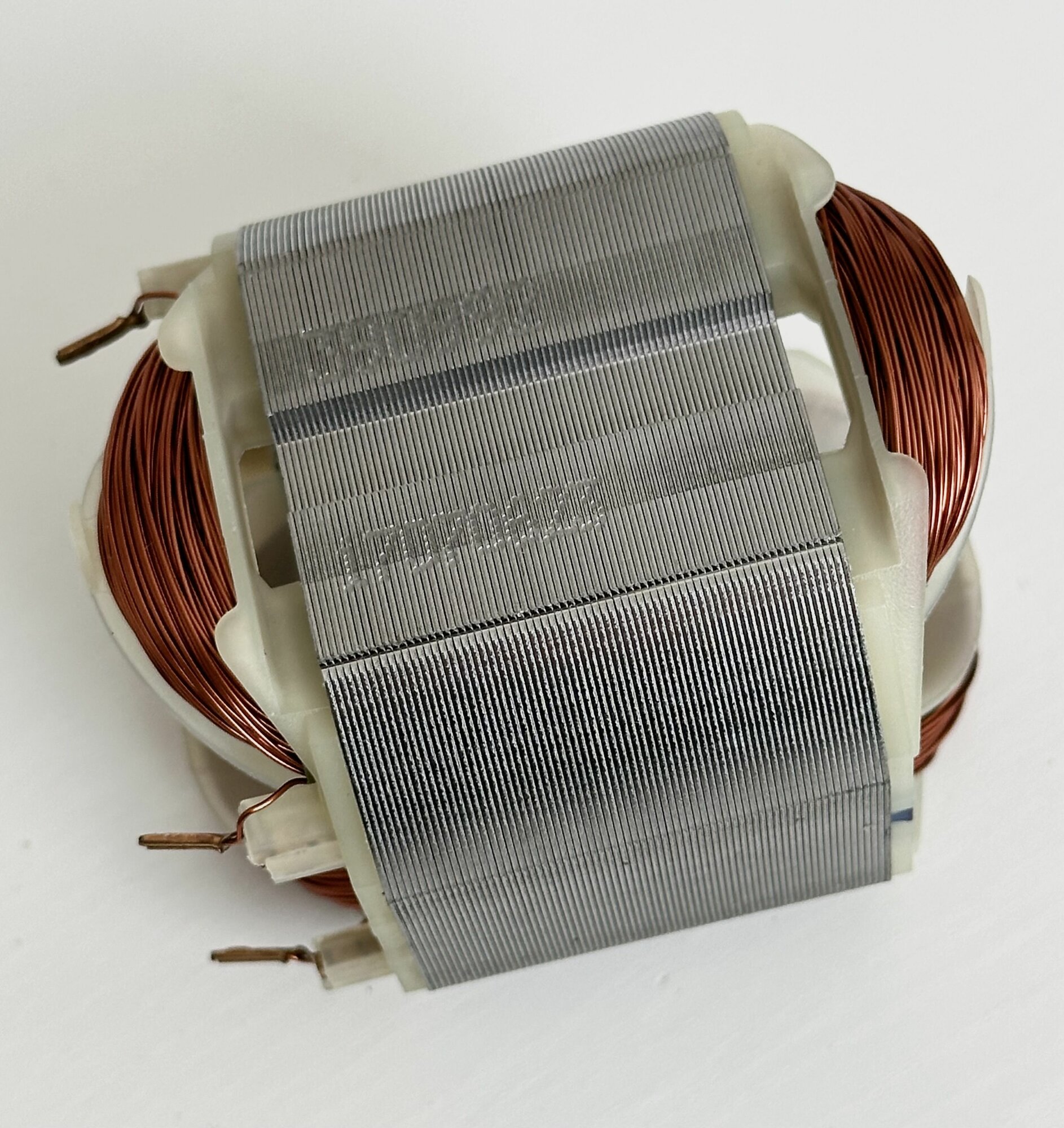 Статор Bosch 230В в сборе для электрорубанка BOSCH PHO 16-82, ЛШМ BOSCH PBS 7 A , ударной дрели SKIL 6680/6690/6770. Артикул 2.610.390.992