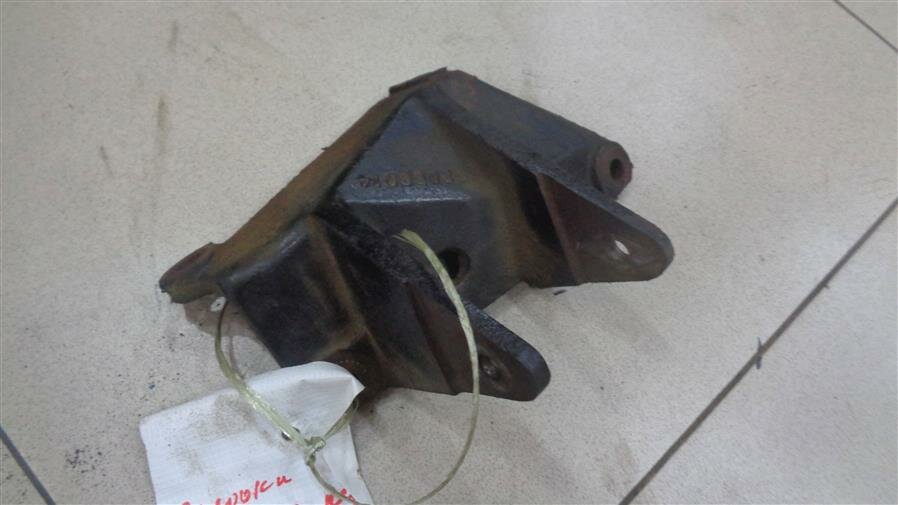 Кронштейн двигателя левый от Jeep Grand Cherokee ZJ 1992-1998