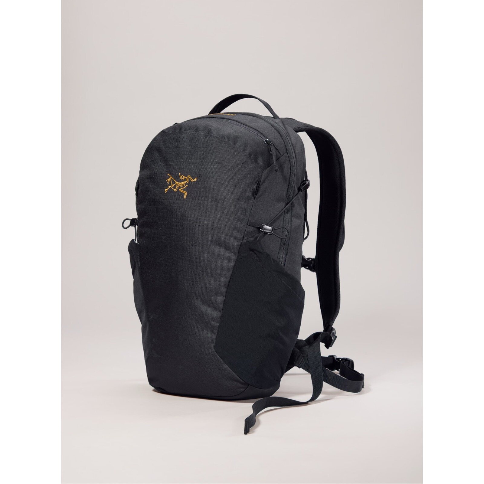 Рюкзак городской Arc'teryx Mantis 16 Backpack in black маленький