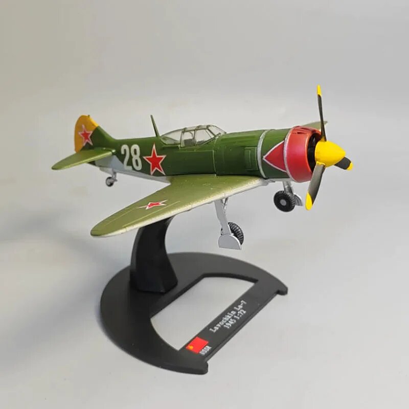 Модель самолета Ла-7 HYINUO 1:72 из сплава