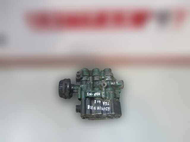 Кран уровня пола главный WABCO MAN TGX, TGA, TGS