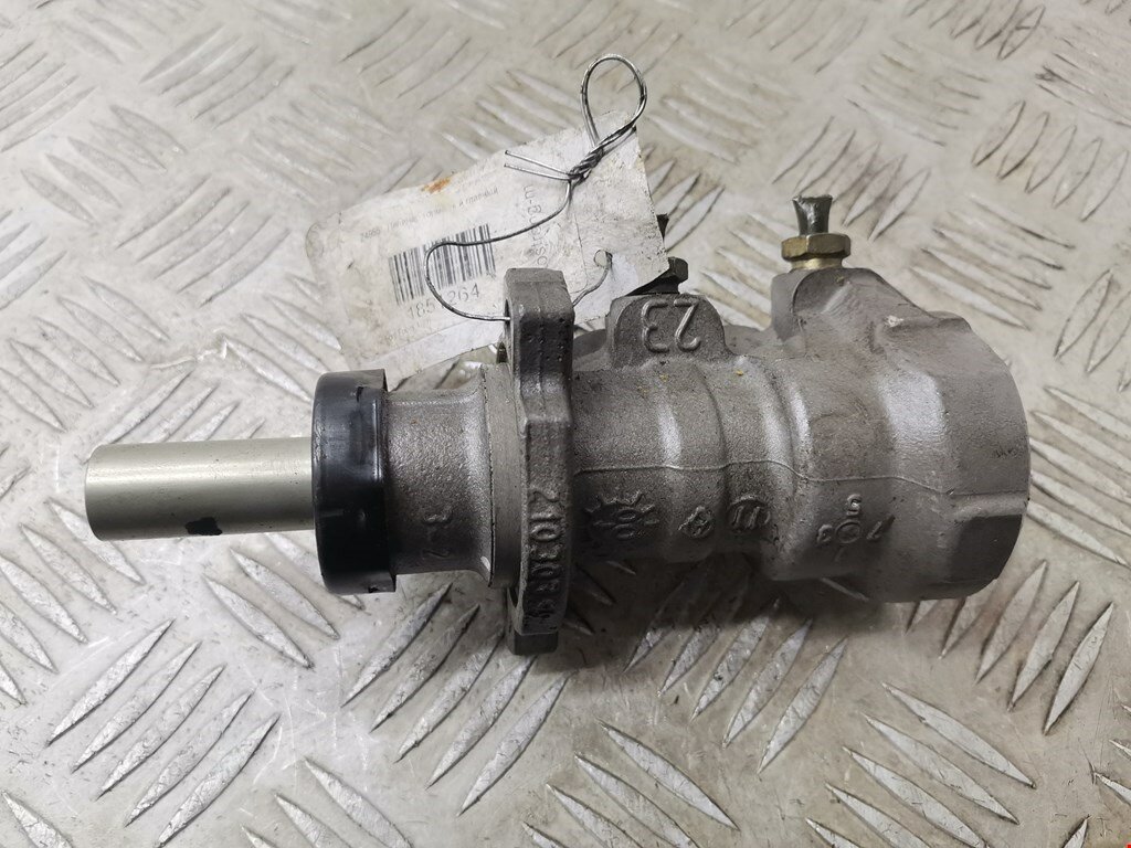 Цилиндр тормозной главный Ford Focus 1 арт. 1851264