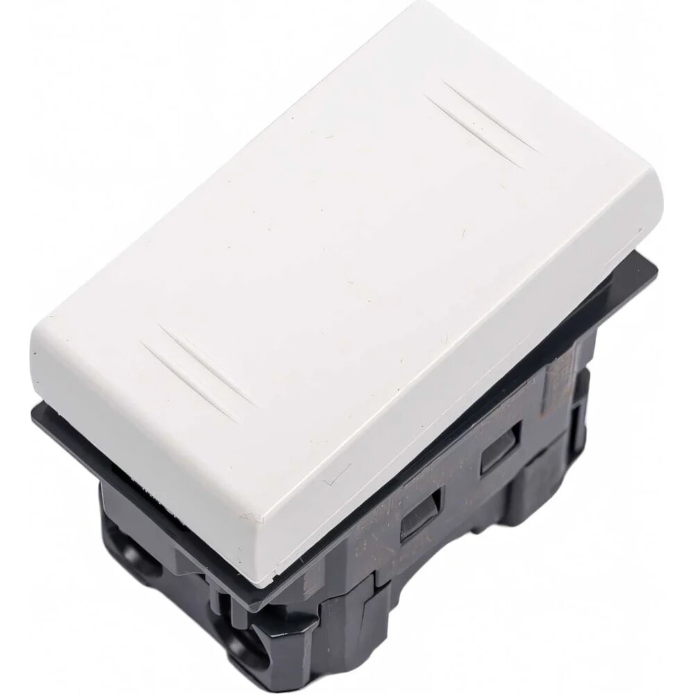 DKC однополюсный выключатель с модульным поликарбонатным корпусом, белый, предназначенный для освещения в кабель‑канале