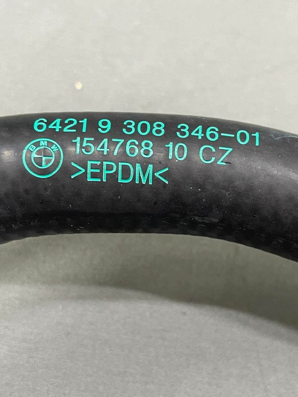 Патрубок BMW 64219308346