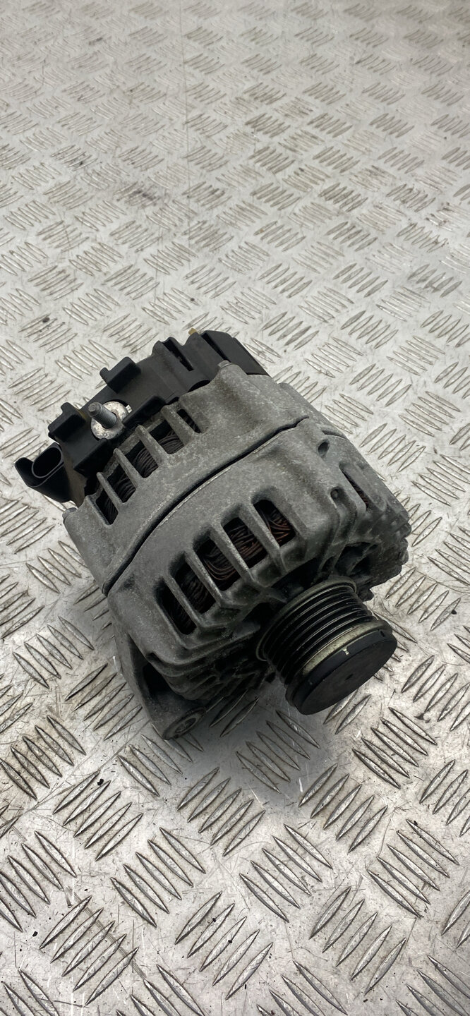 Генератор для BMW 5 F10/F11/GT F07 2.0 OEM 8507624