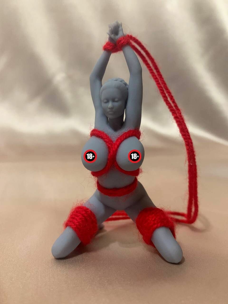 Подвеска в машину на зеркало / Шибари, фигурка / украшение в авто