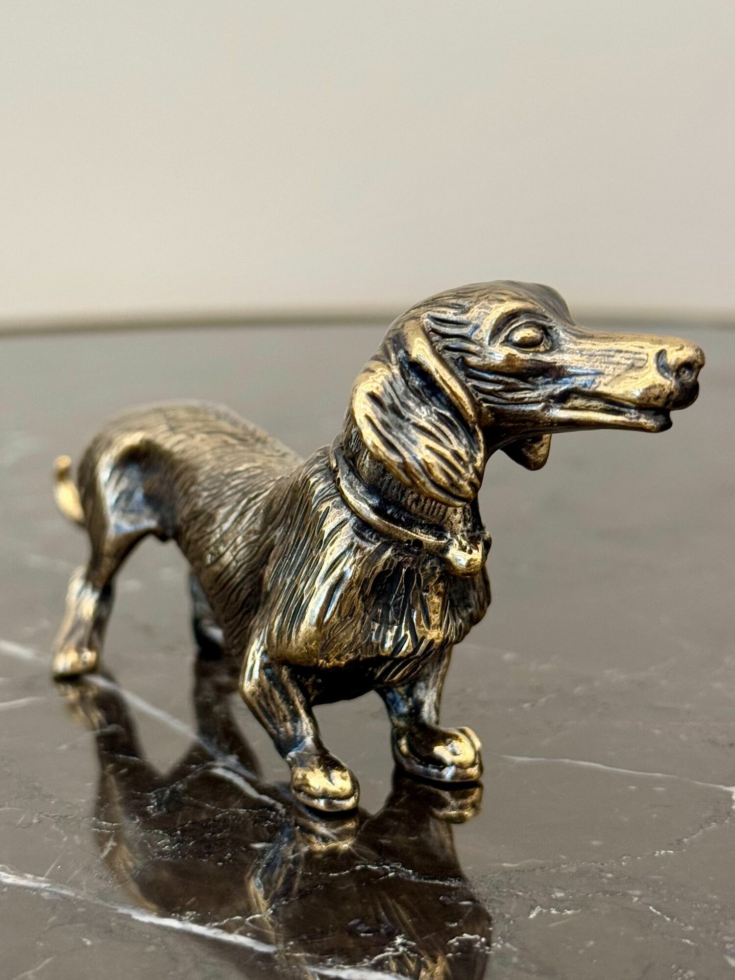 Статуэтка Собака такса большая для интерьера и декора, сувенир подарочный, бронзовое литье