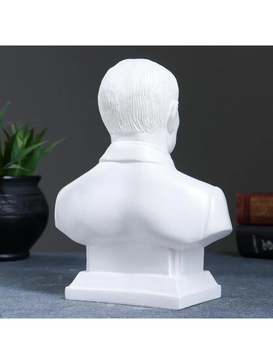 Элегантный бюст Путина для интерьера