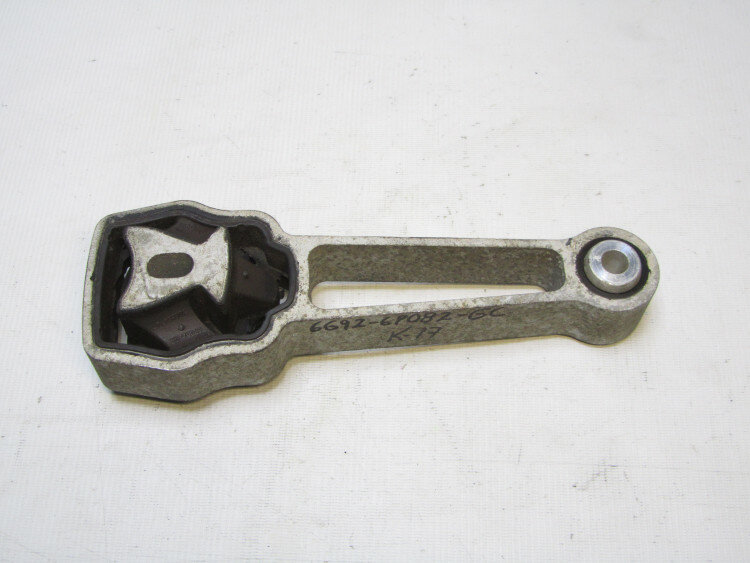 Подушка двигателя правая LR000597 6G926P082GC Land Rover Freelander 2 Дизель 2,0-2,2 л 07-14 г