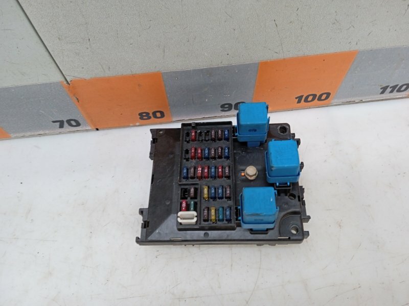 Б/У Ниссан Примера П11 Блок предохранителей Nissan Primera 1995-2000 P11 282916 NISSAN арт. 243503J300