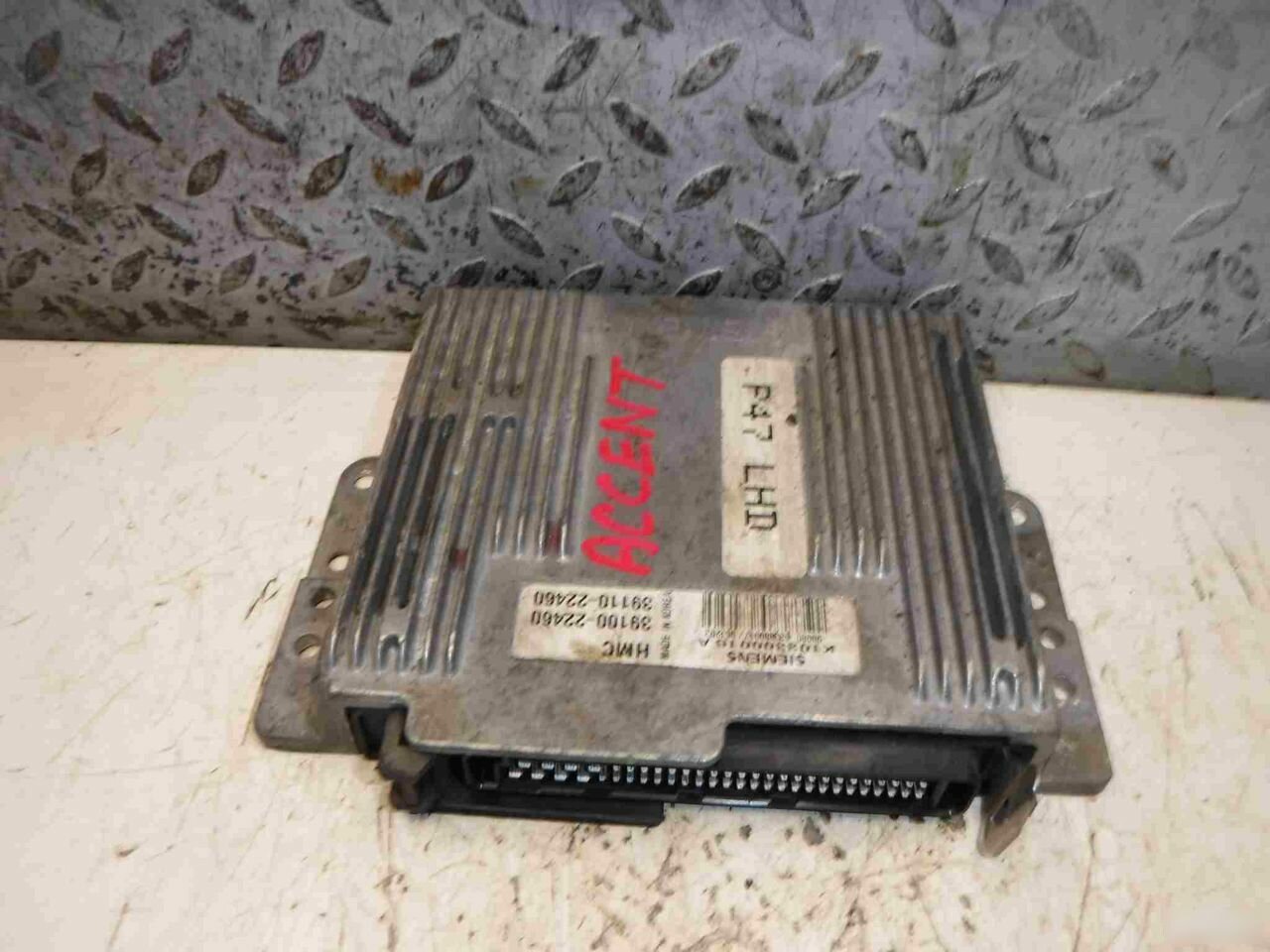 Блок управления двигателем Hyundai Accent I (1994—2000) 3911022460