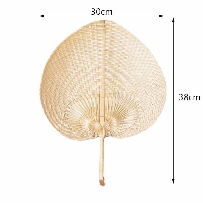 Веер из листьев бамбука в форме персика