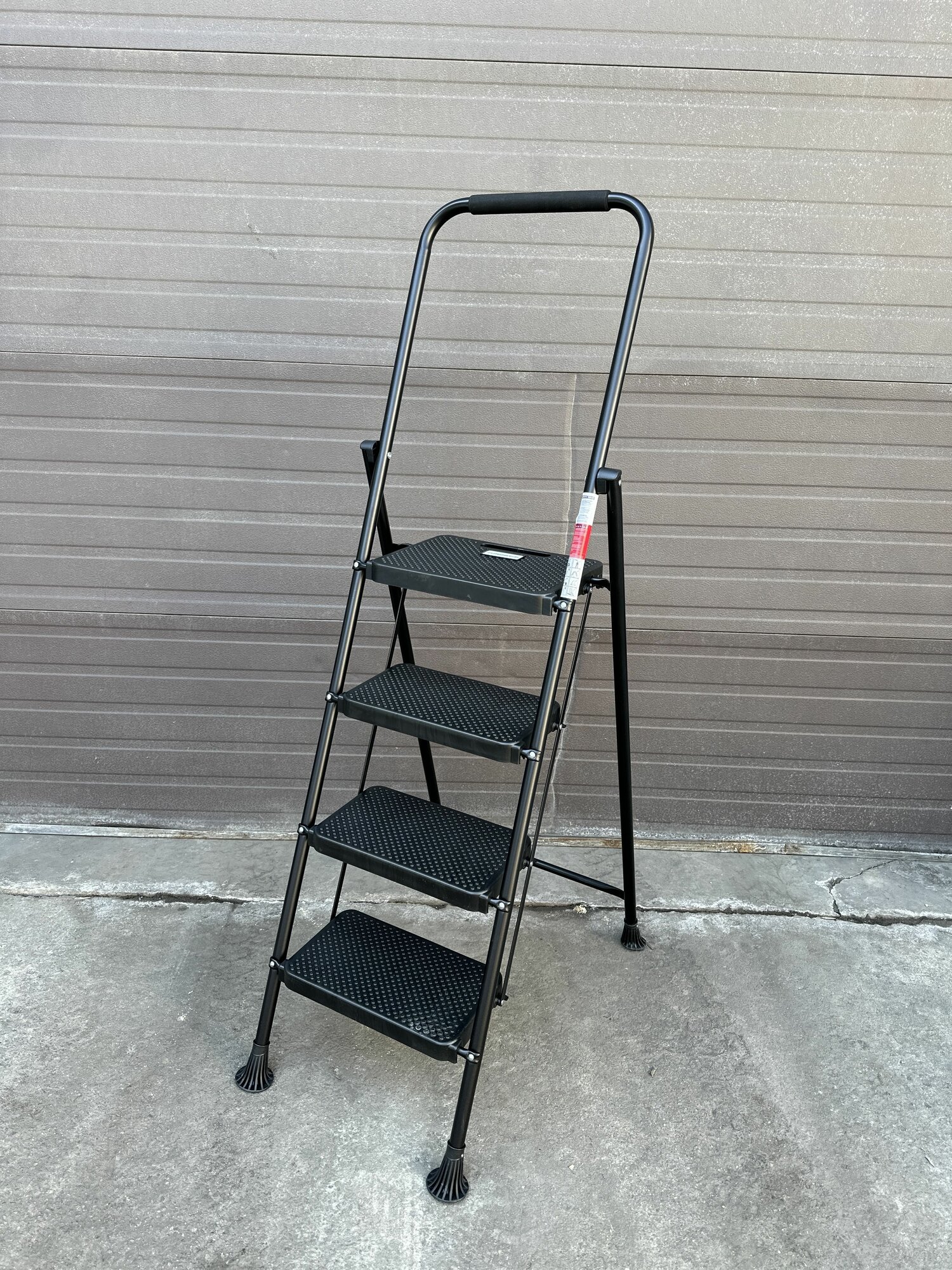 Стремянка стальная с широкими ступенями Cakmak Eurotower XL 4 ступ, c увеличенным порученем (площадка 94см) рабочая высота 300см