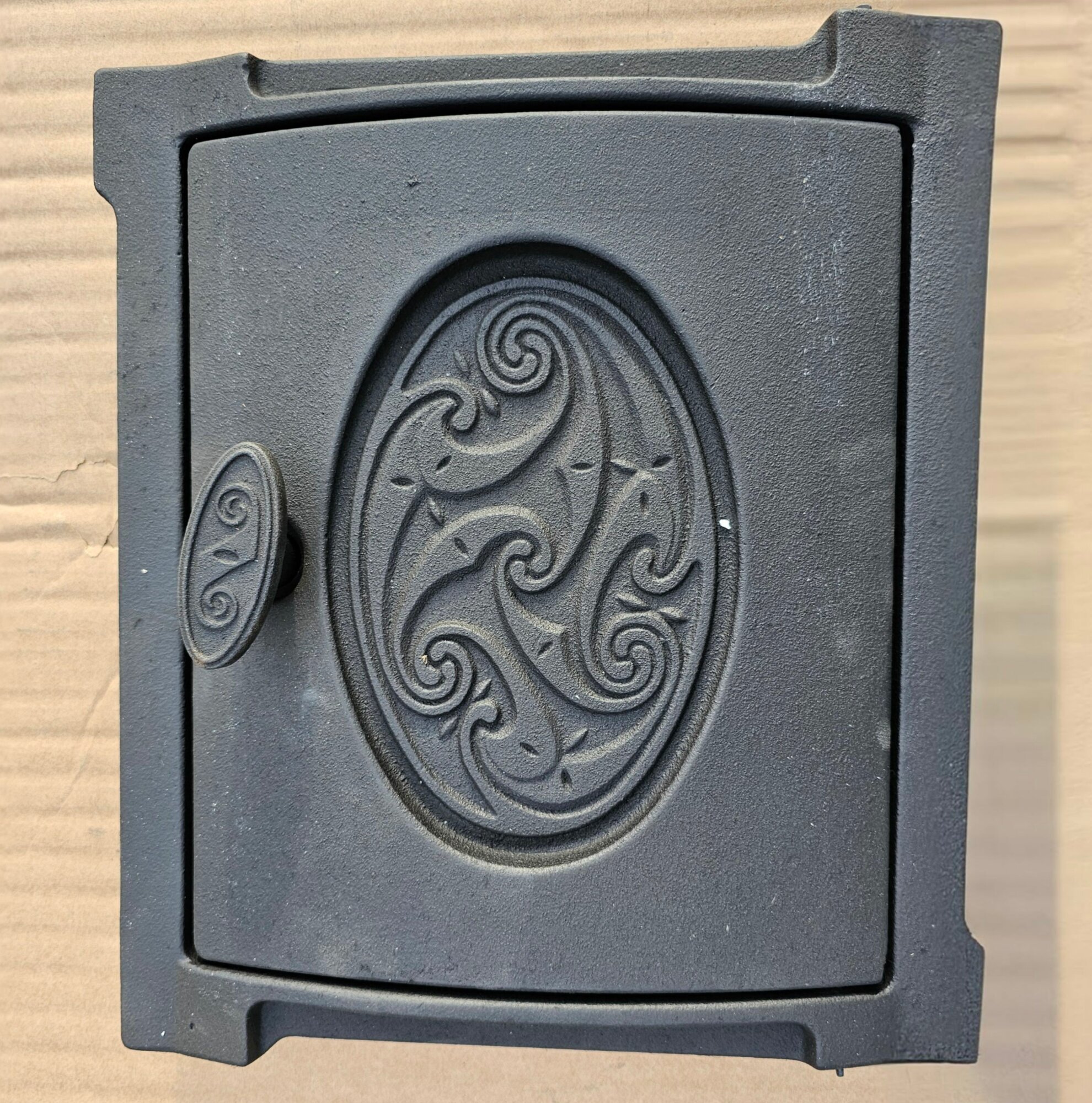 Дверца для печи чугунная ДТУ-4А Кельты топочная 250х280