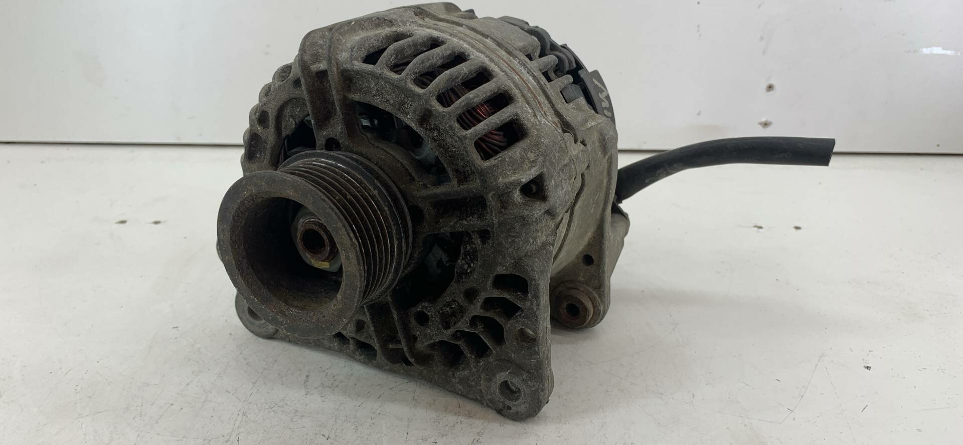 Генератор SEAT Leon 2003 037903025E