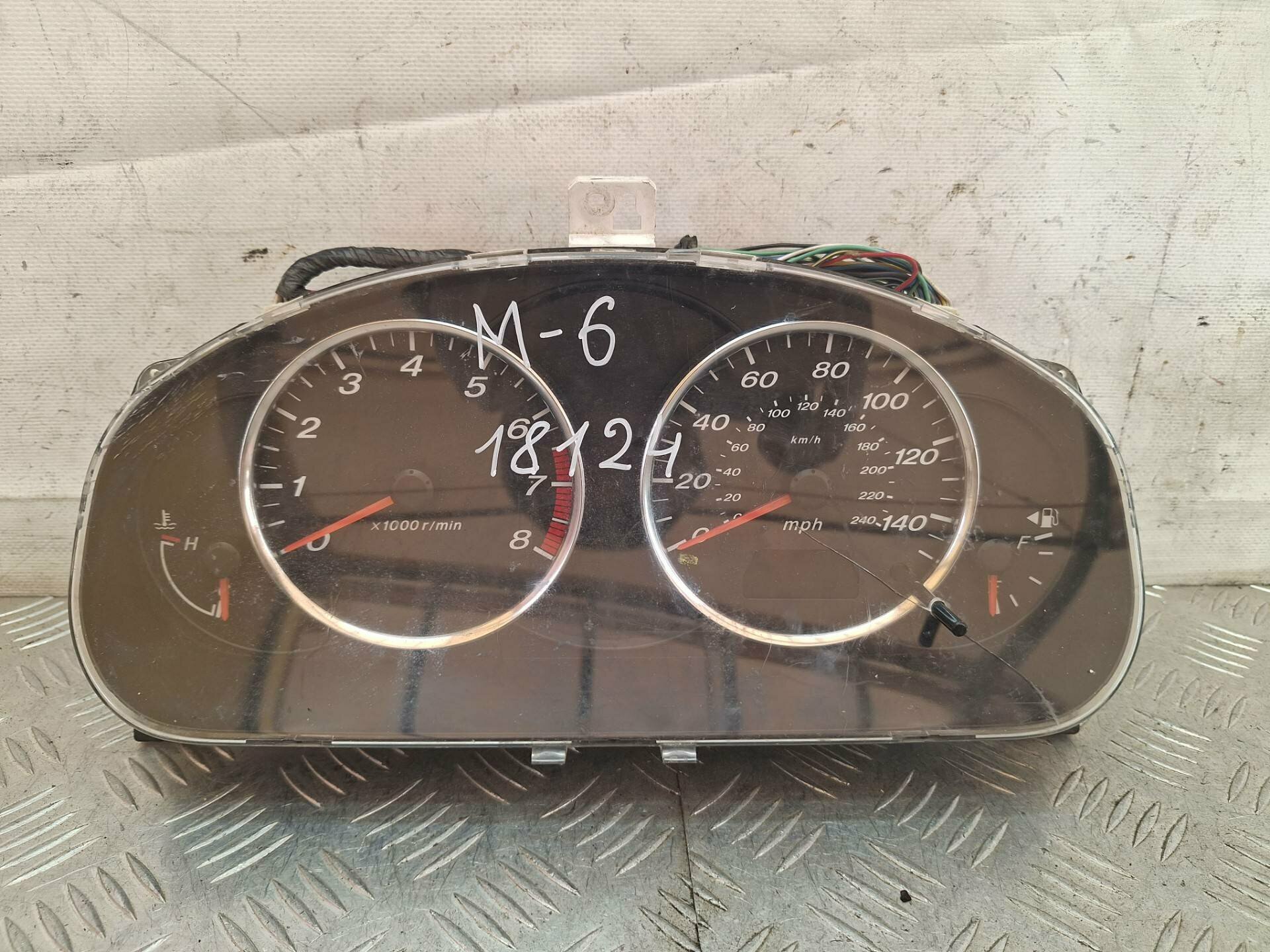 Панель приборов (щиток) Mazda 6 (2002 - 2005) GJ8AC