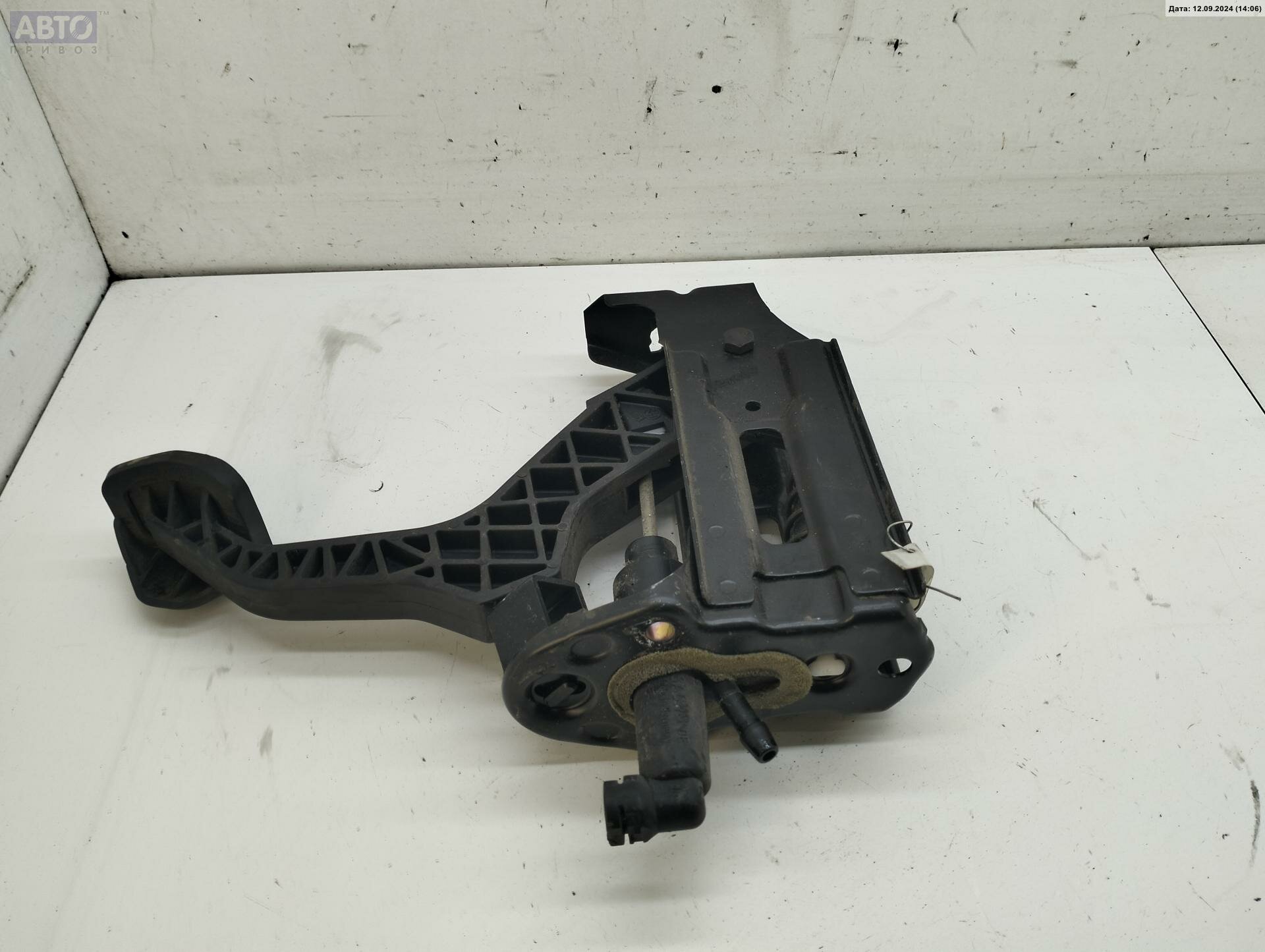 Цилиндр сцепления главный Volkswagen Golf-4