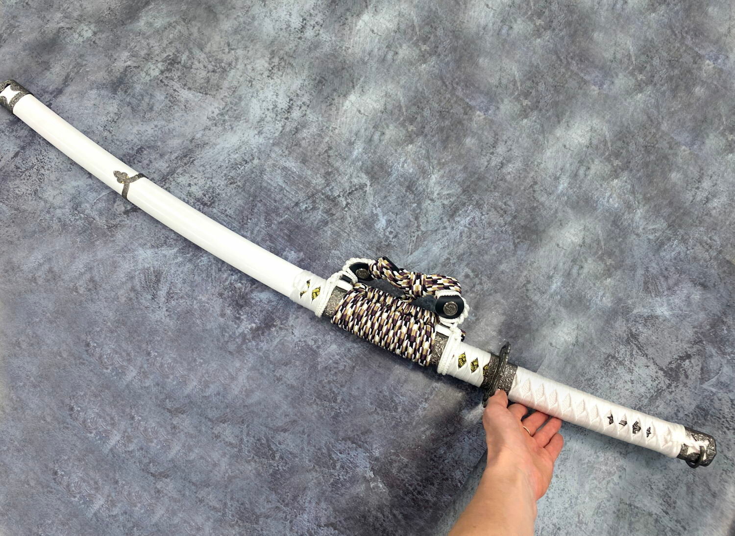 Катана сувенирная белая X950