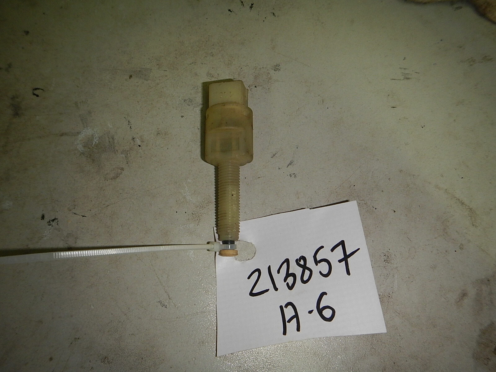 Б/У Датчик включения стопсигнала, Audi (Ауди)-А6 (C5) (97-04) AUDI A6 (C5) (97-04) с разбора целый 213857 VAG арт. 4A0945...