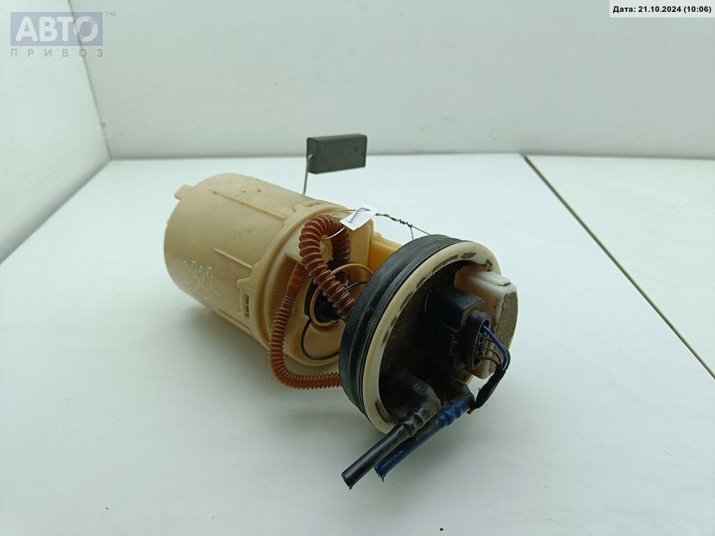 Насос топливный Volkswagen Golf-4