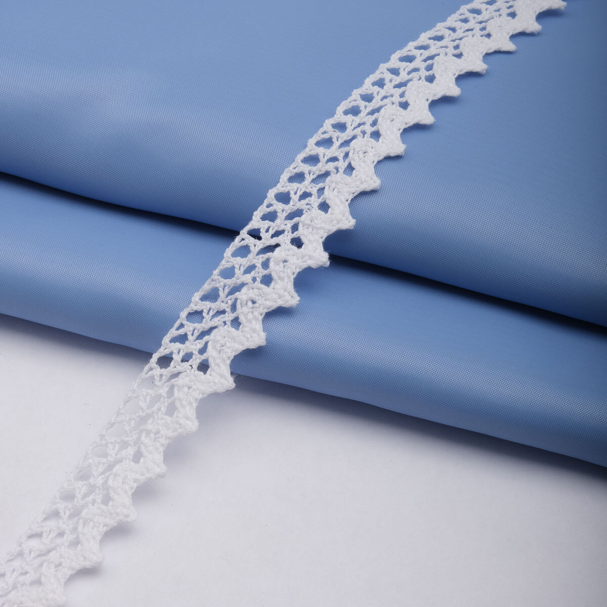 Кружево для рукоделия и шитья, 16 мм*25 м, белое, Красная лента (хлопок 90%, ПЭФ 10%)