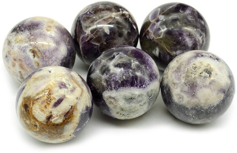 Шар из аметиста шевронного 2 сорт, диаметр 39-40мм, 86г .