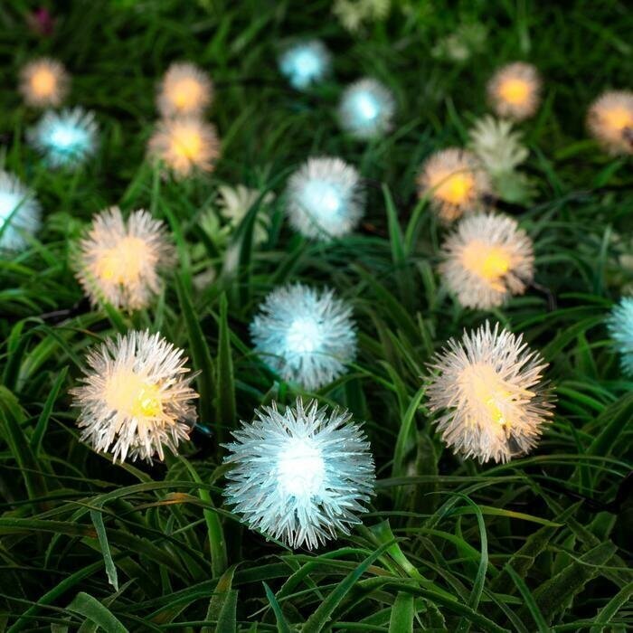 Гирлянда 'Нить' 4.5 м с насадками 'Ёжики', IP44, тёмная нить, 30 LED, свечение жёлтое/аквамарин, 2 режима, солнечная батарея