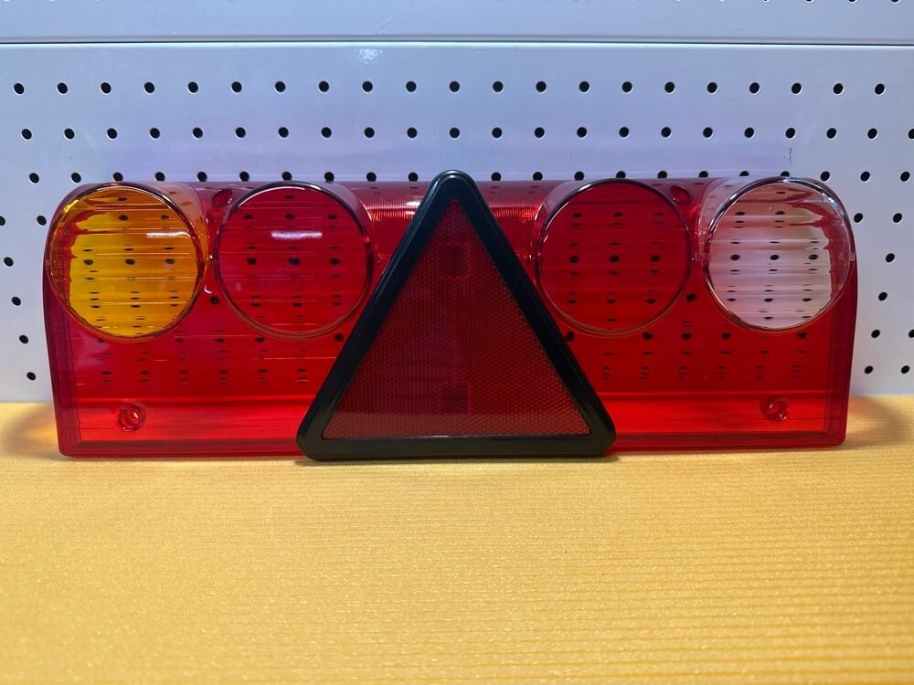 Стекло заднего фонаря левое желтый поворотник Europoint II Schmitz (Шмиц)