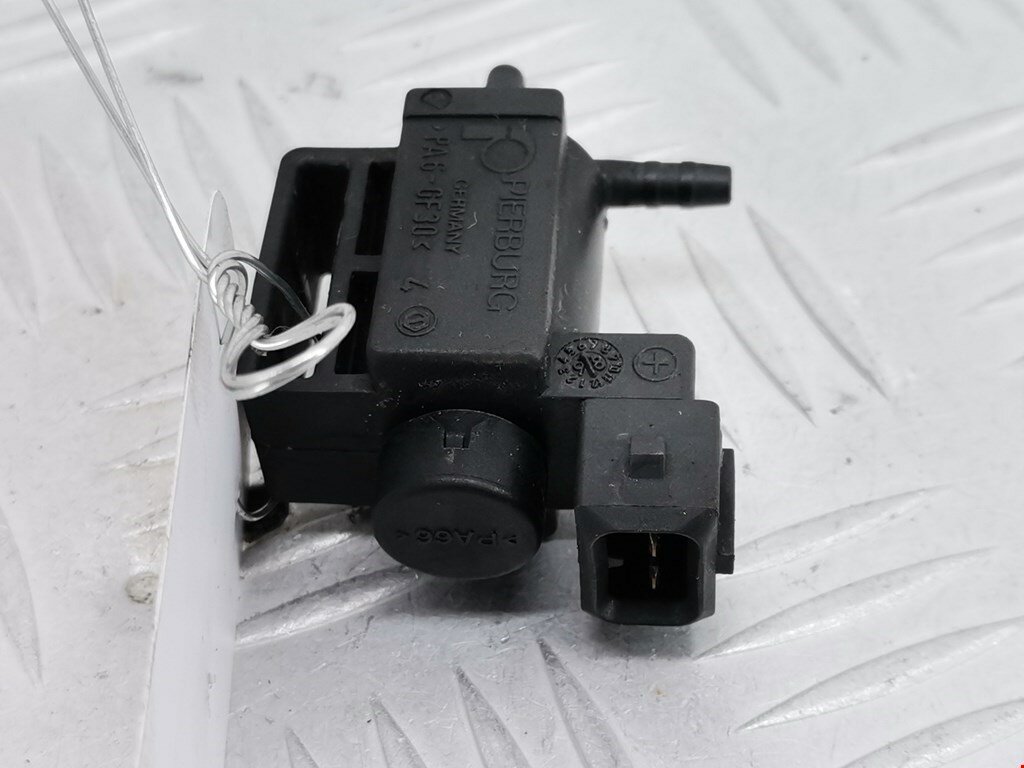 Клапан воздушный Audi A3 8L 037906283A арт. 1552140