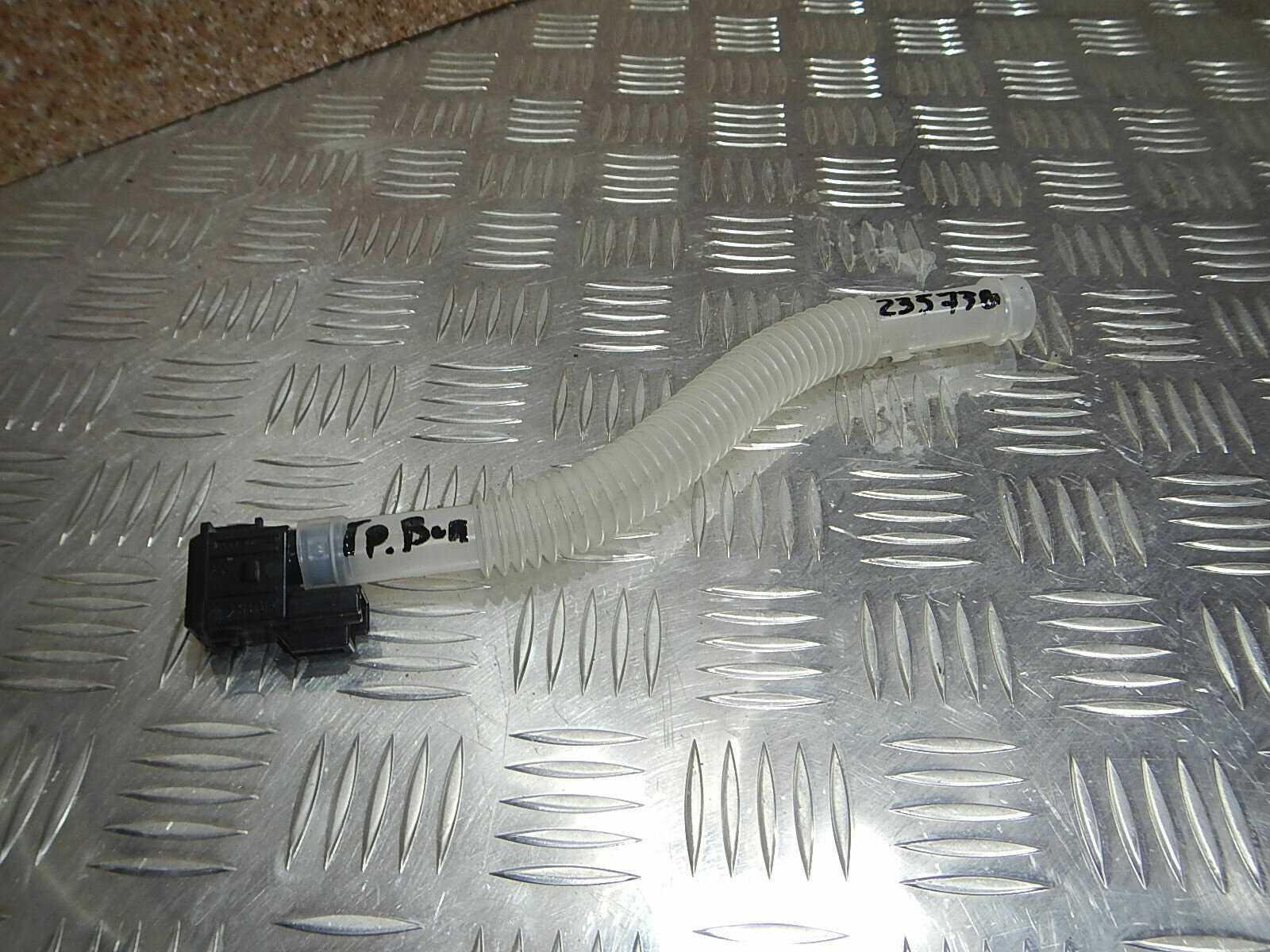 Б/У Датчик температуры, Suzuki (Сузуки)-GRAND VITARA (06-) SUZUKI GRAND VITARA (06-) салонный Без видимых повреждений 235...