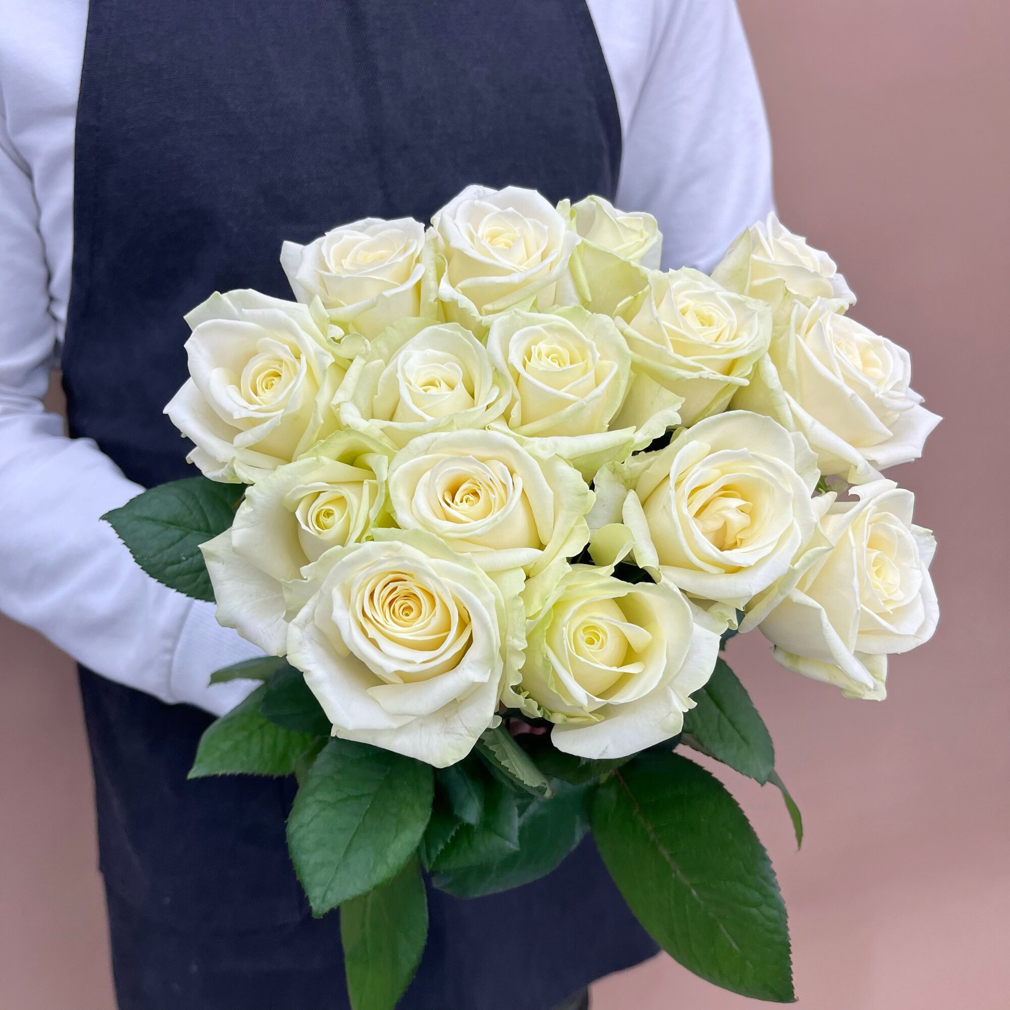 Букет Flowerstorg "Белые розы", монобукет, 15 шт, высота 40 см