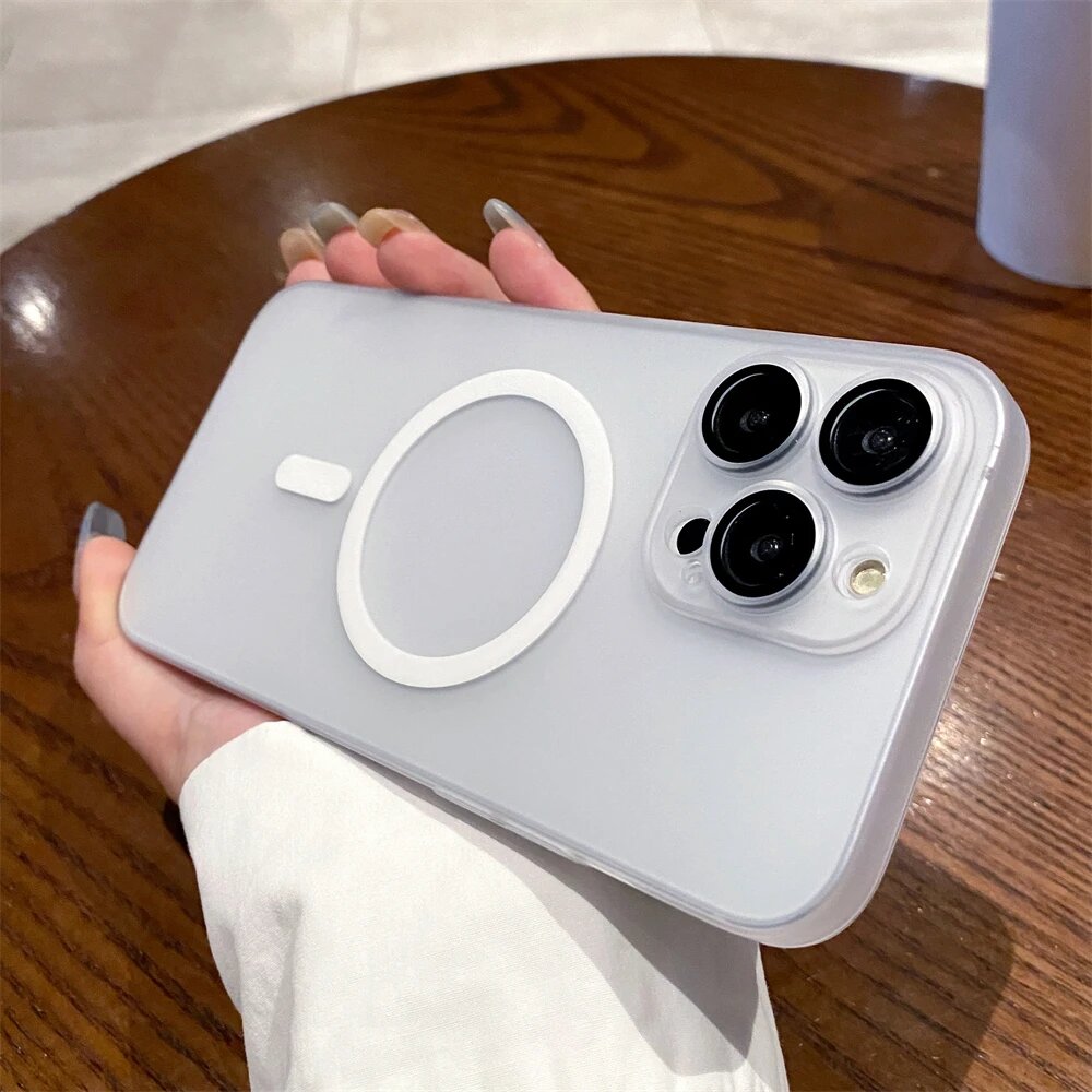 Магнитный чехол для iPhone 13 White матовый прозрачный