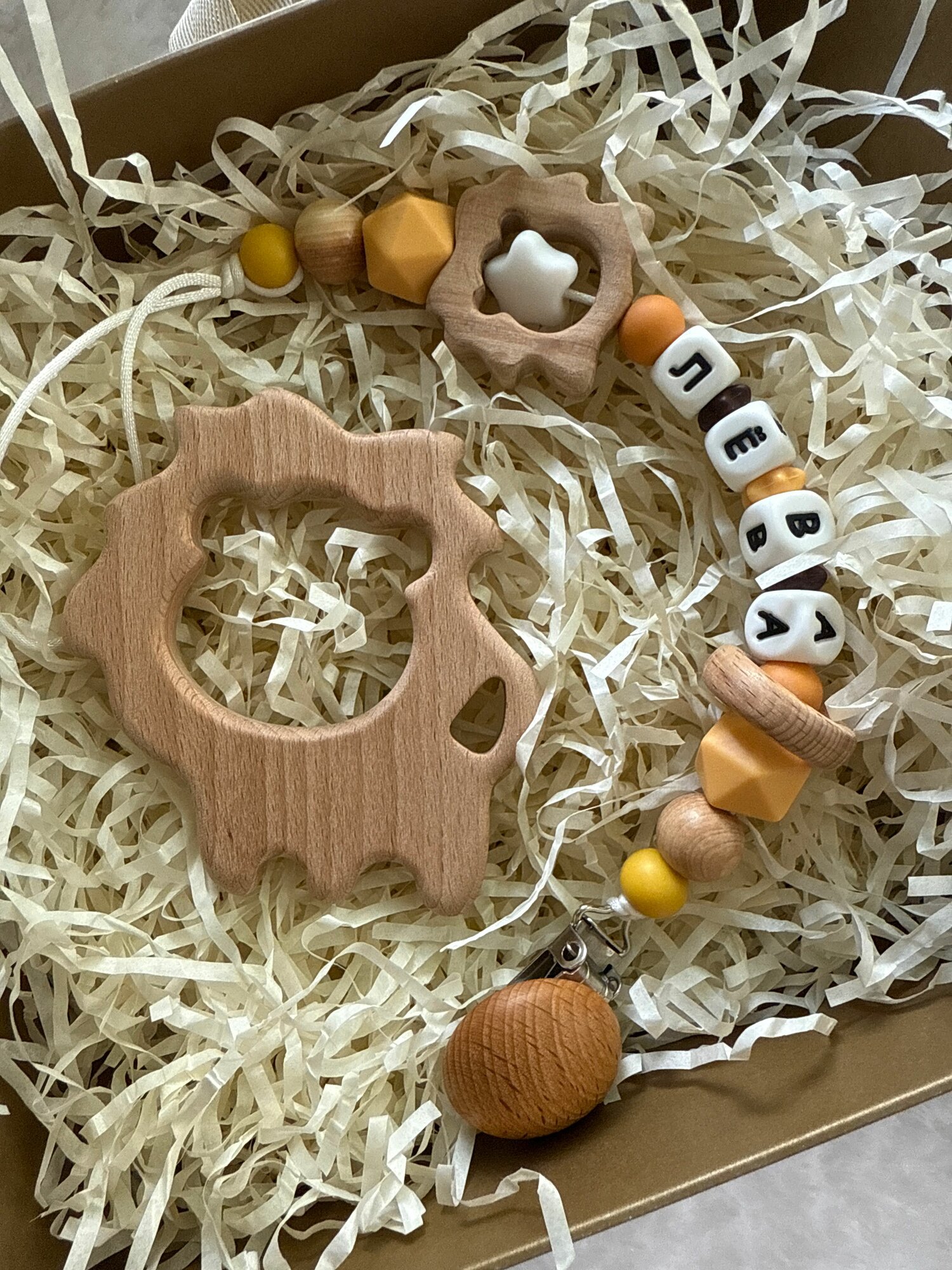 Держатель именной для соски Лев Лева