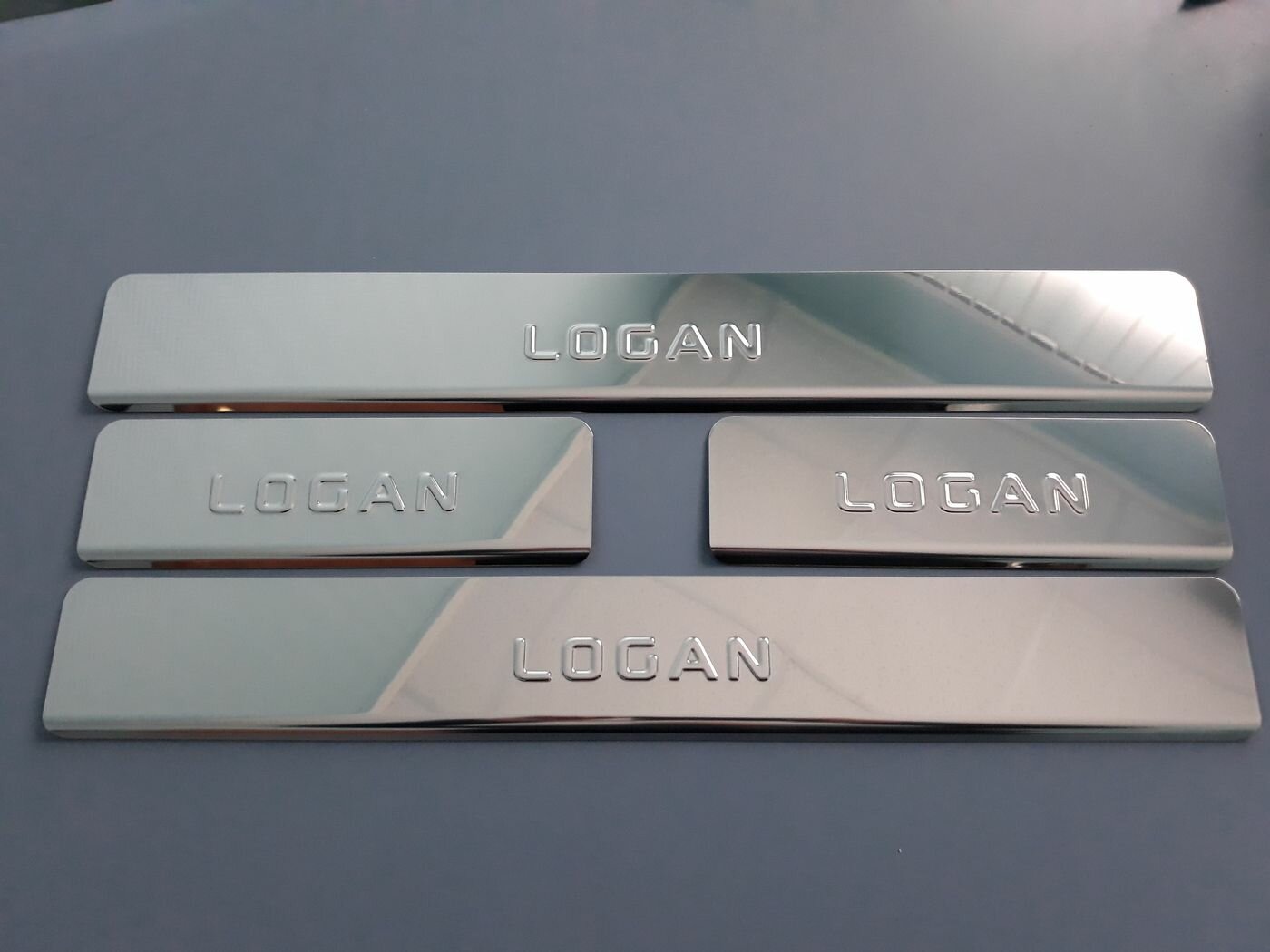 Комплект накладок на пороги, нержавеющая сталь, хром, "VAD" для RENAULT Logan (2014-2025)
