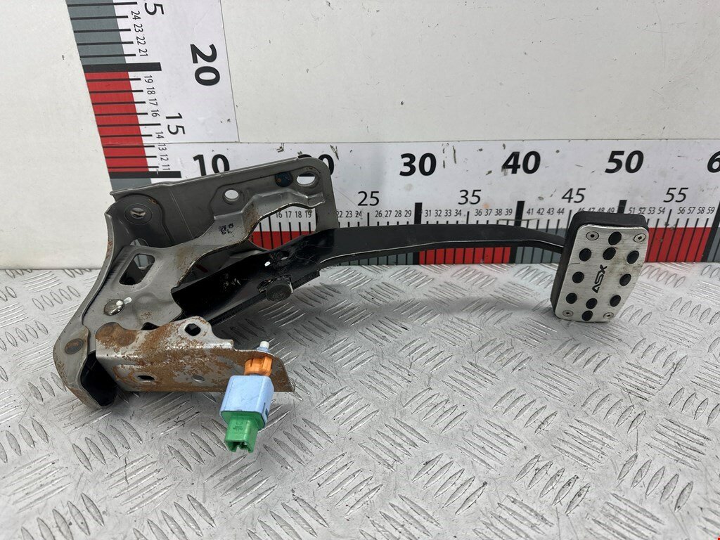 Педаль тормоза Mitsubishi ASX MN101513 арт. 2257318