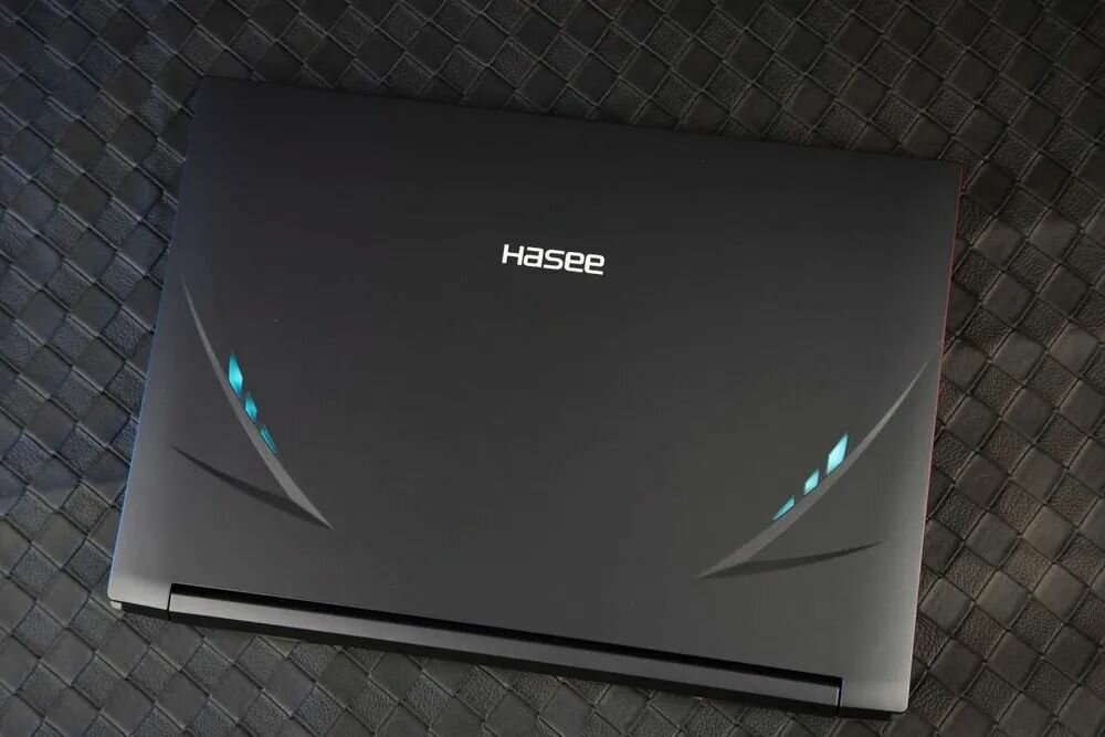 Игровой ноутбук — фото 1