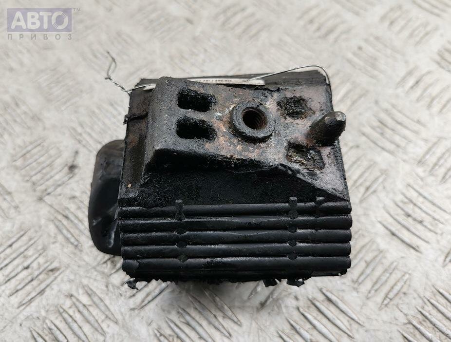 Подушка крепления двигателя Volkswagen Crafter