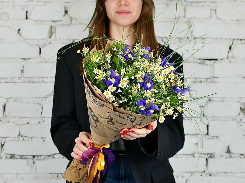 Букет Ромашки с ирисами мини