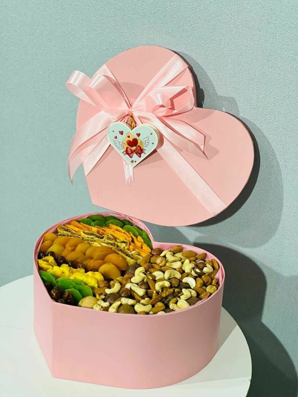Подарочный набор сухофруктов с орехами в коробке сердце, подарок на день рождения, 14 февраля, 8 марта, Пасху, Рамадан
